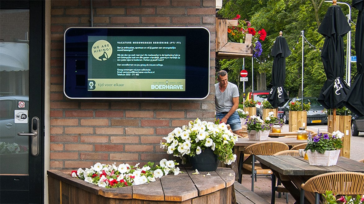 Outdoor Digital Screens | External Wall Mounted Digital Signage