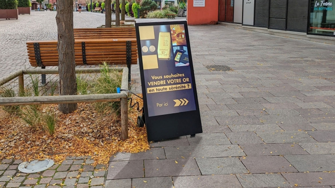 Outdoor Digital A-Board | External Digital Pavement Sign
